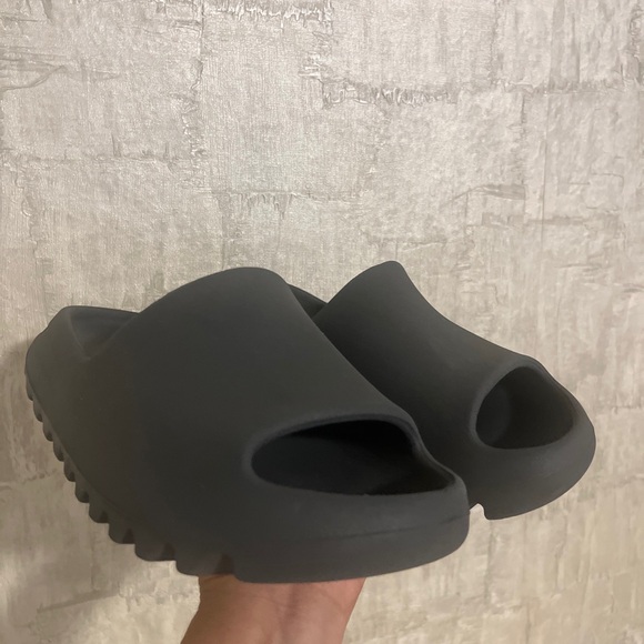 adidas yessy | Shoes | Adidas Yeezy Slides Dark Gray Women Size 7 ...